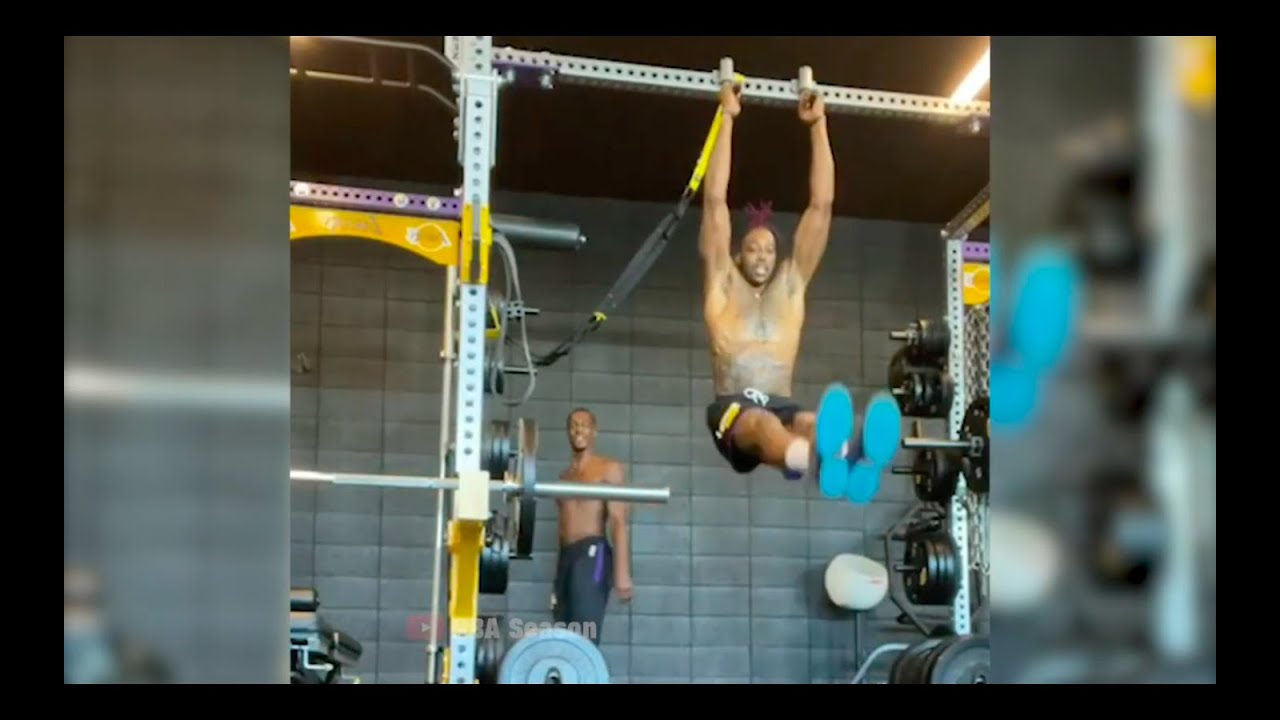 Dwight Howard dancing at the Lakers gym 😄 & Rajon Rondo challenges him ...