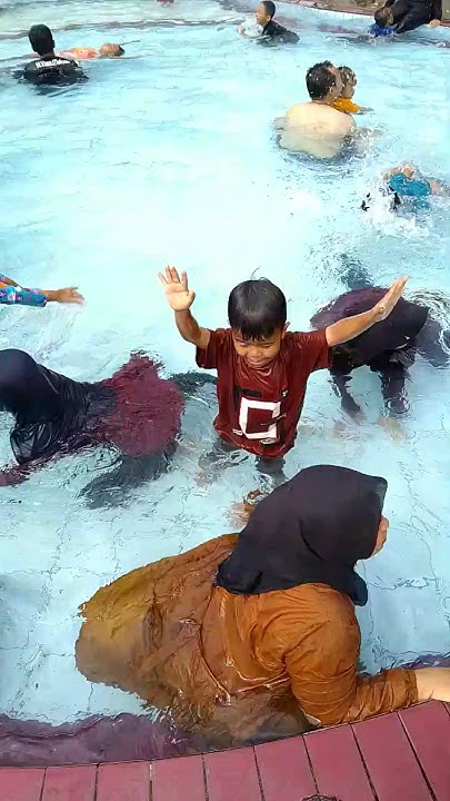 Kolam Renang Ranca Upas Ciwidey - YouTube