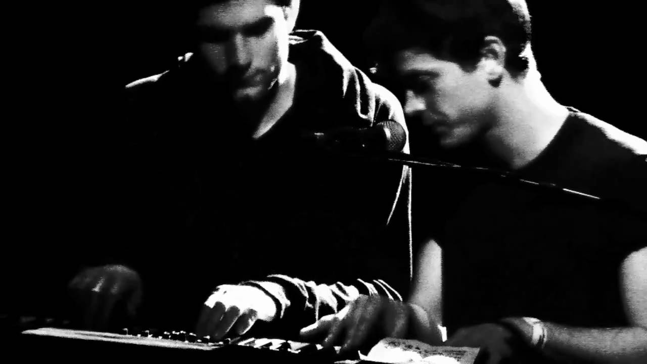 Perfume Genius "Learning" Live in Paris - YouTube