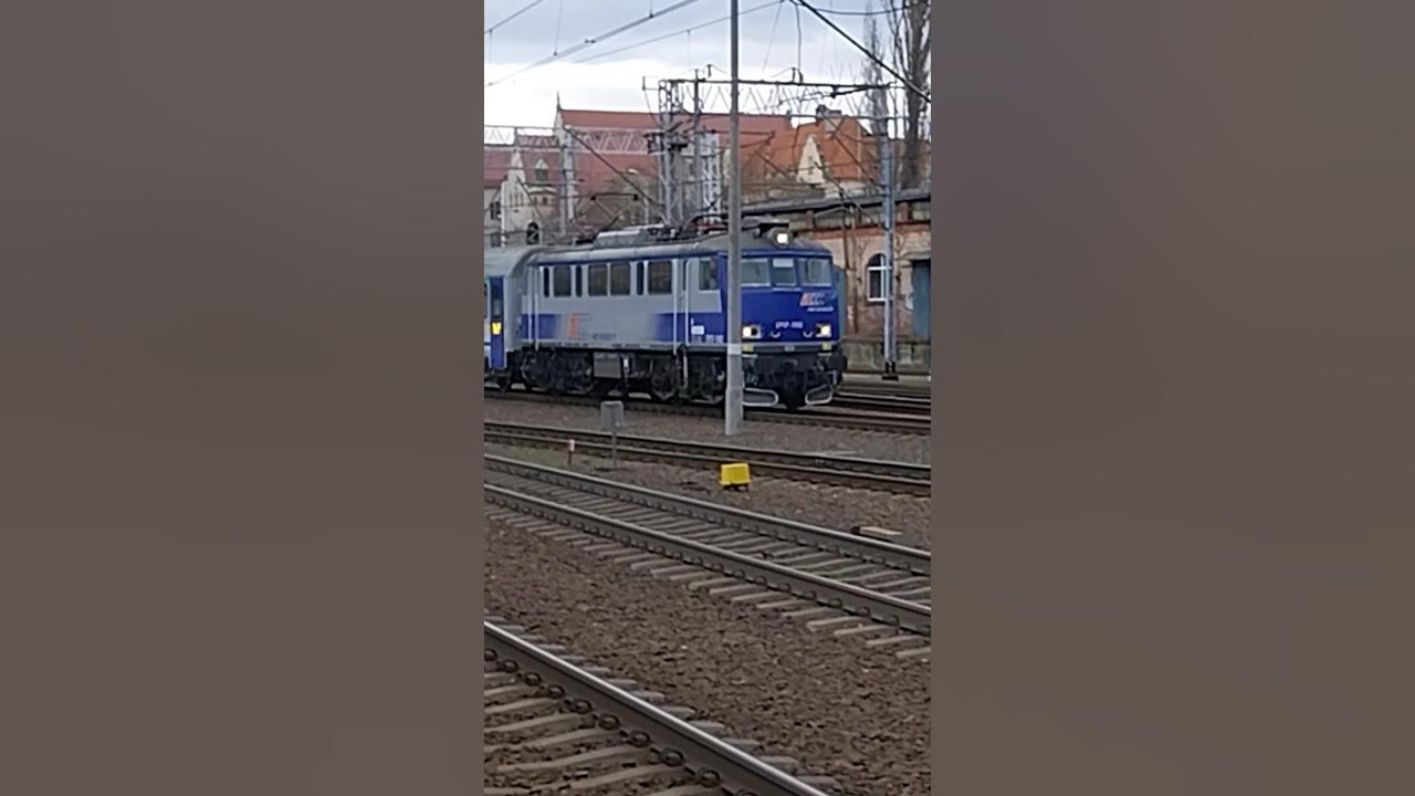 wjazd EP07-1002 z IC BACHUS #train #pkp #kolej #railway #ep07 #pkpintercity - YouTube