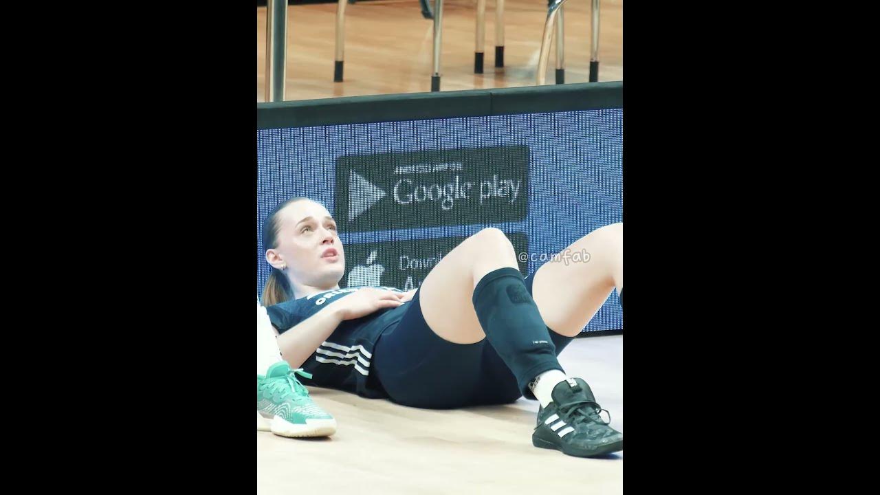 방전⚡폴란드 리베로 스텐젤 여자배구 VNL Beautiful volleyball player Maria Stenzel - YouTube