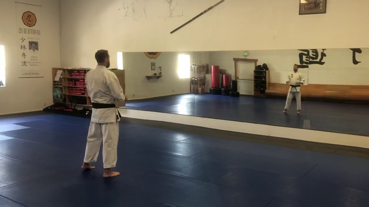 Kata Pinan Sandan (with verbal instructions) - YouTube