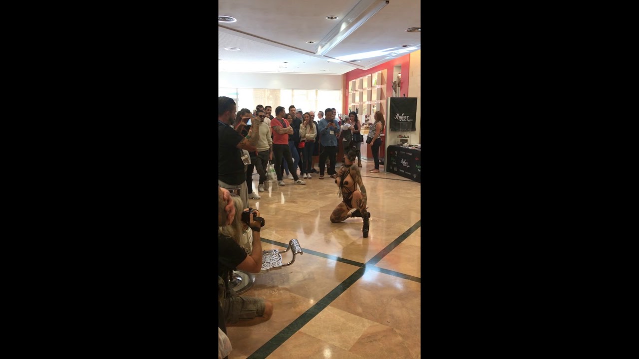 Actuación Marta Boo en Benidorm Tattoo Convention 2018 - YouTube