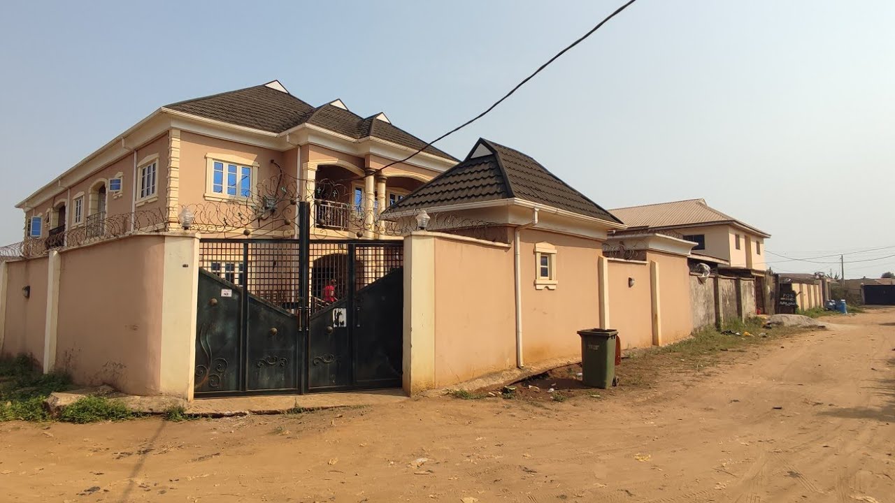 5 Bedroom Duplex & 2 Units Of 3 Bedroom Flat FOR SALE @ Ginti, Off ...