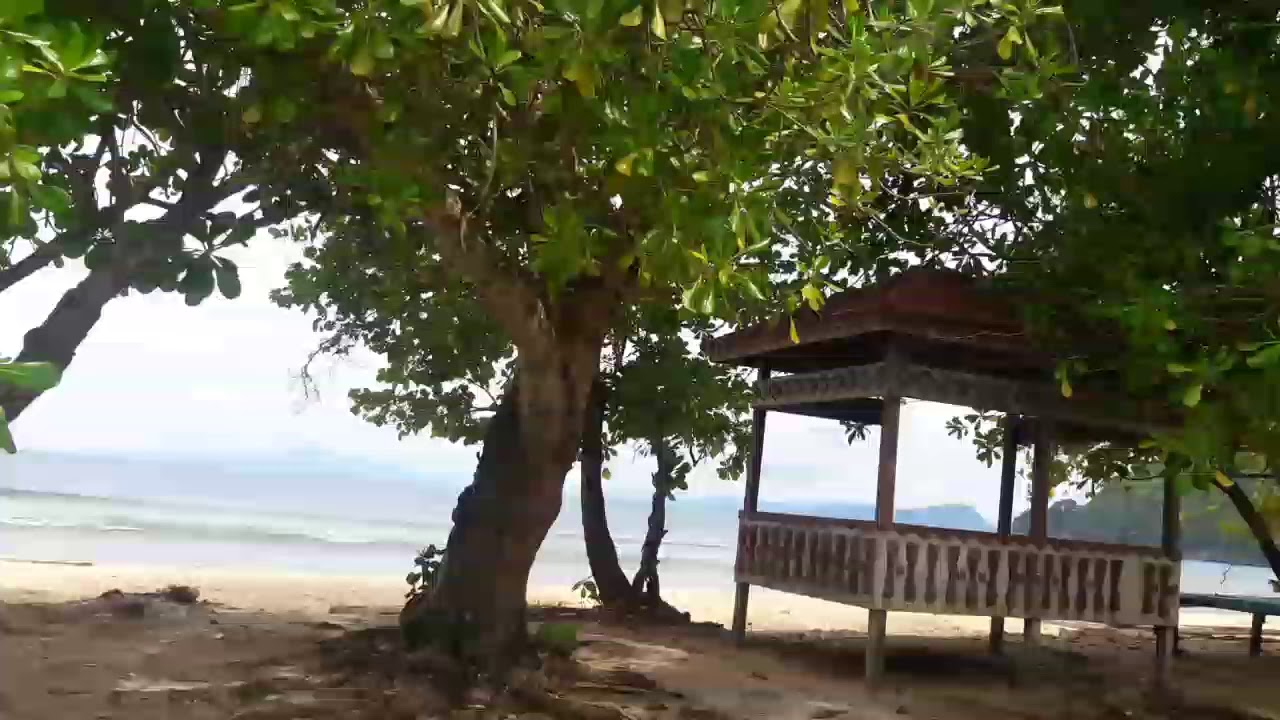 SANTAI!! Menyusuri Pantai BASE-G Jayapura Papua - YouTube