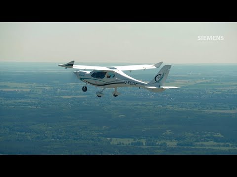 Flight Design F2e takes first flight - YouTube