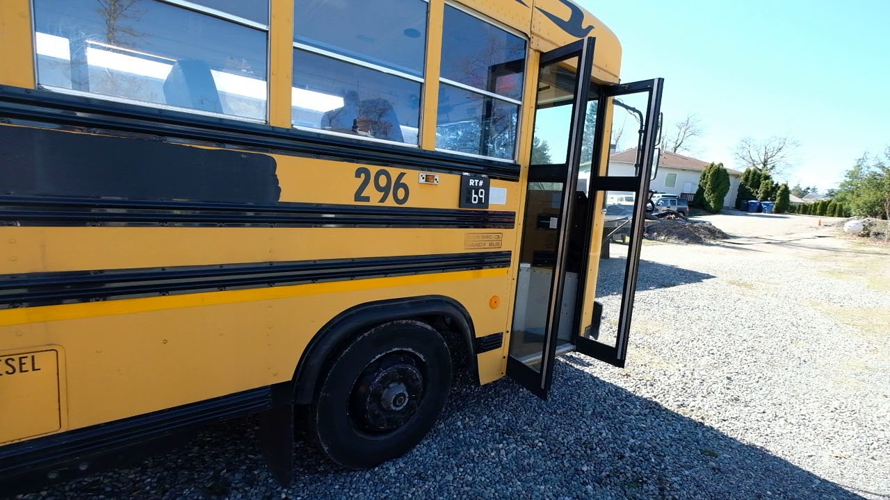 1999 Blue Bird TC1000 Handy Bus Walkaround Tour - YouTube