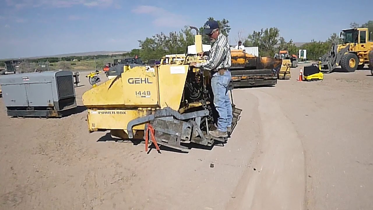 Gehl 1448 Power Box Track Mounted Asphalt Paver - YouTube