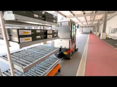 4am Robotics | Autonomous Mobile Robots | ATo H Autonomous Tugger Train Outdoor Heavy - YouTube