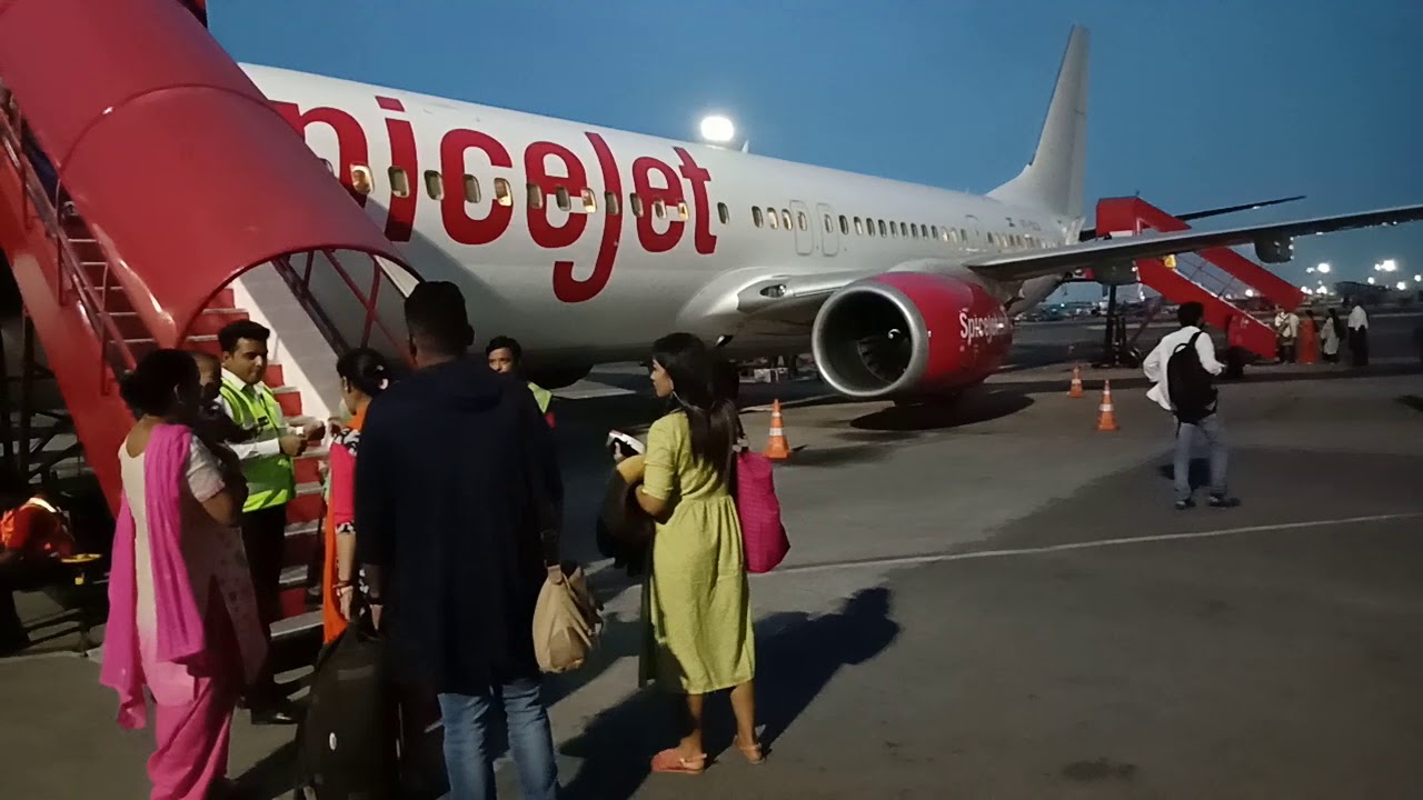 My first flight by spice jet - YouTube
