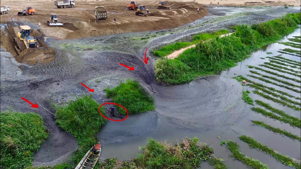 New Update Black Mud Flowing Out By Operator SHANTUI Dozers Push Sand ...