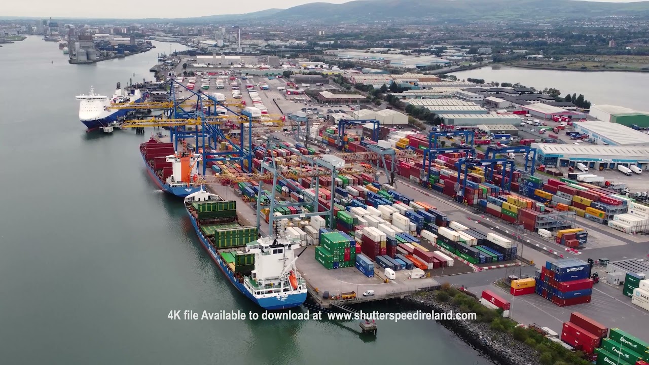 Container Crane working at Container Terminals Belfast Dockyard ...