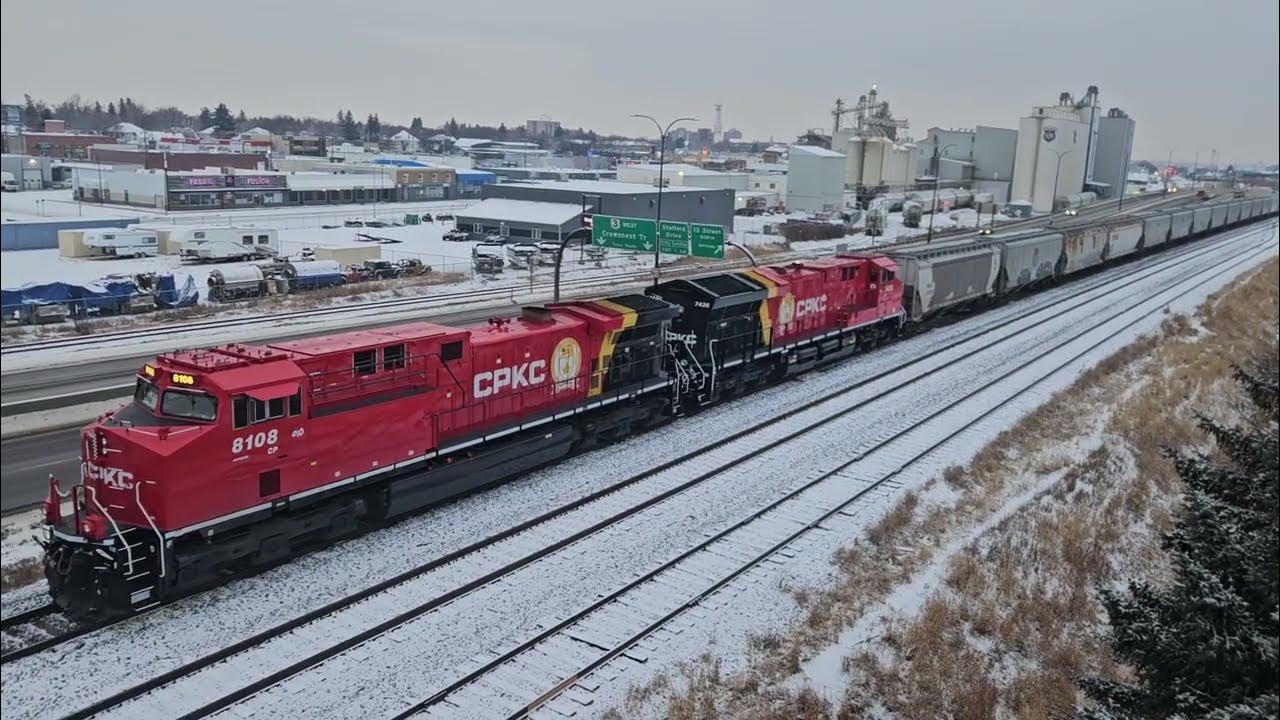 New CPKC units on New Years Day, Lethbridge AB - YouTube
