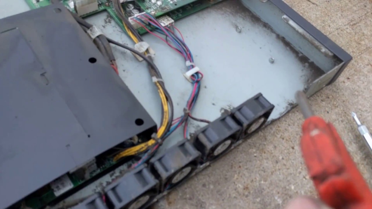 Cleaning this Dirty Network Switch with an Air Compressor - YouTube