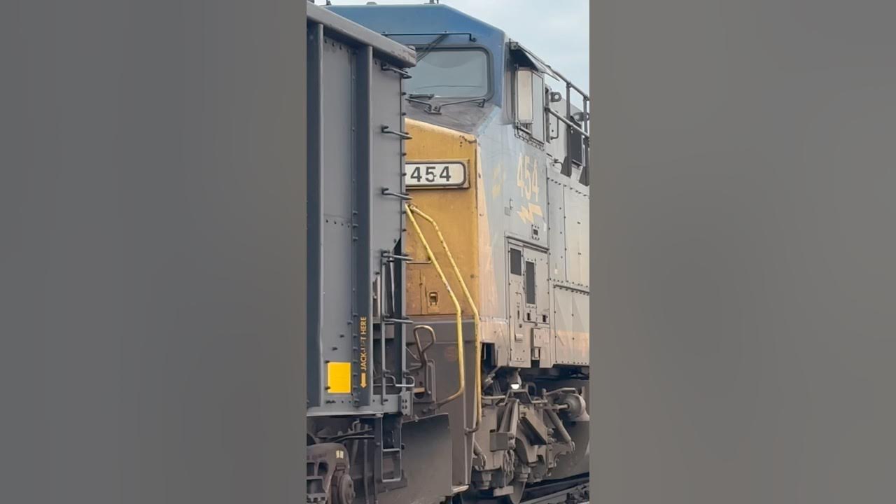 CSX 4558 leads come express with CSX 454 (spirit of Mongolia) trailing 2nd! - YouTube