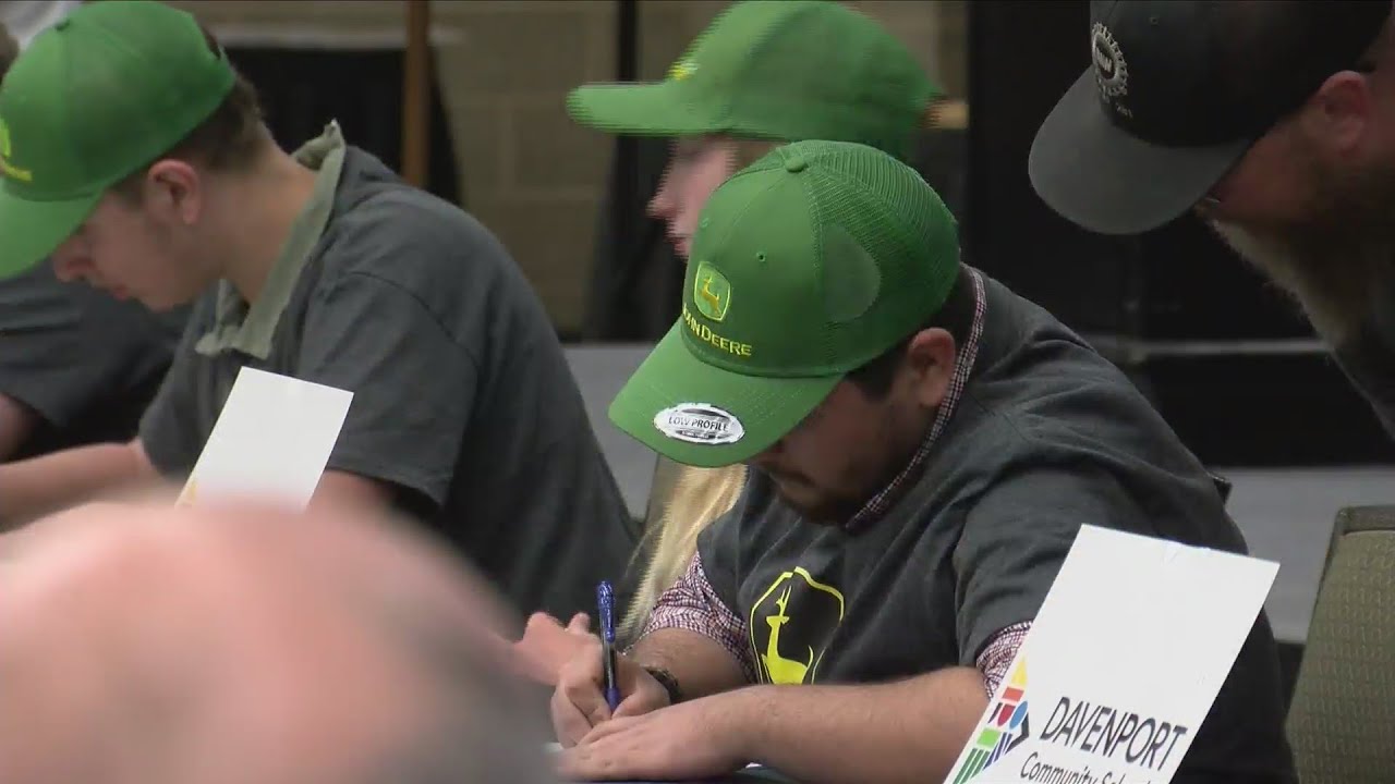 High school apprenticeship signing day - YouTube