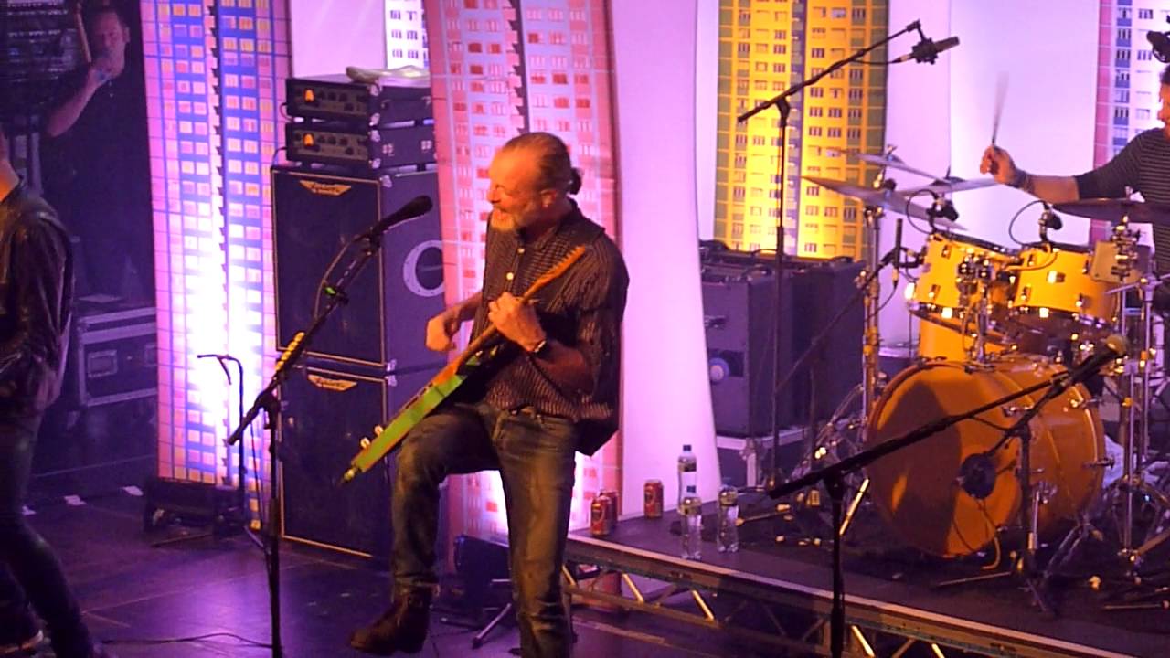 Travis - Turn @ Melkweg (7/10) - YouTube