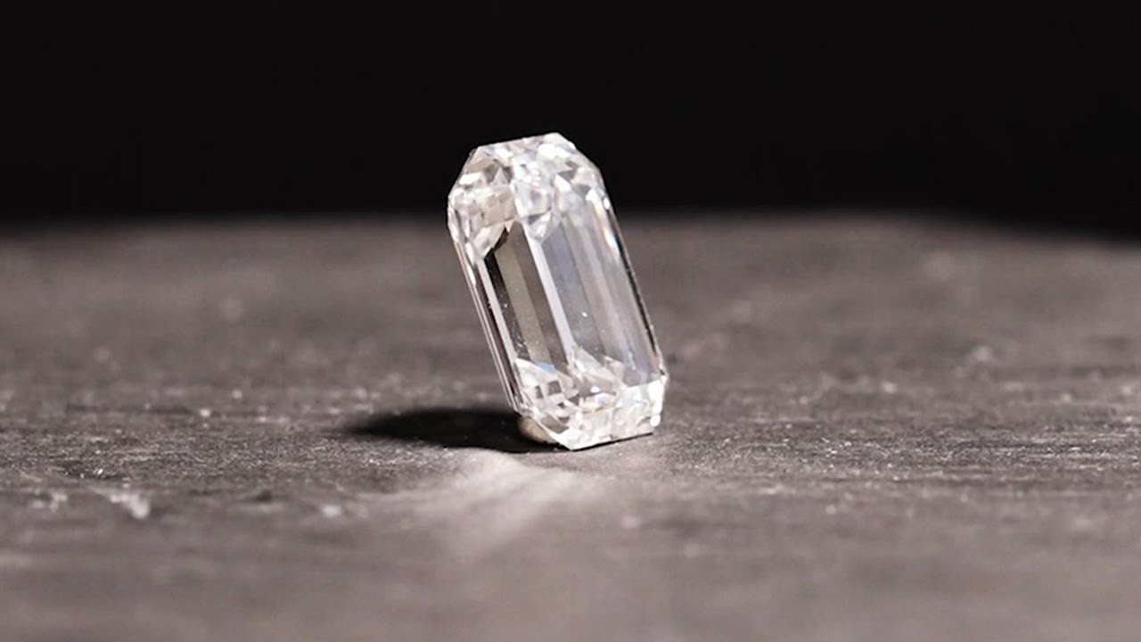 Jewellery: an exceptional diamond in the spotlight in Monaco - YouTube