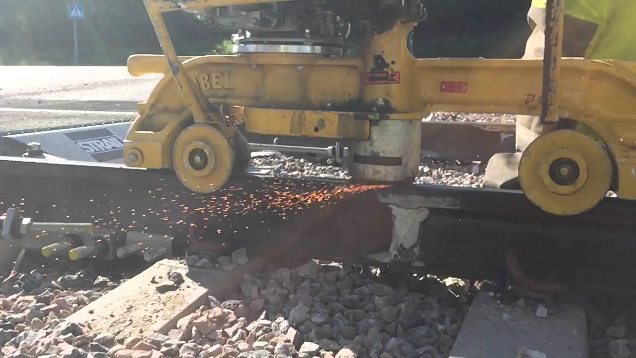 Power tools in slow motion: Robel rail grinder - YouTube