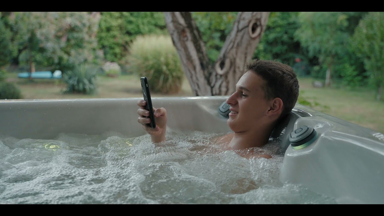 Entspannende Momente und gute Partys im Wellis Palermo Whirlpool - YouTube