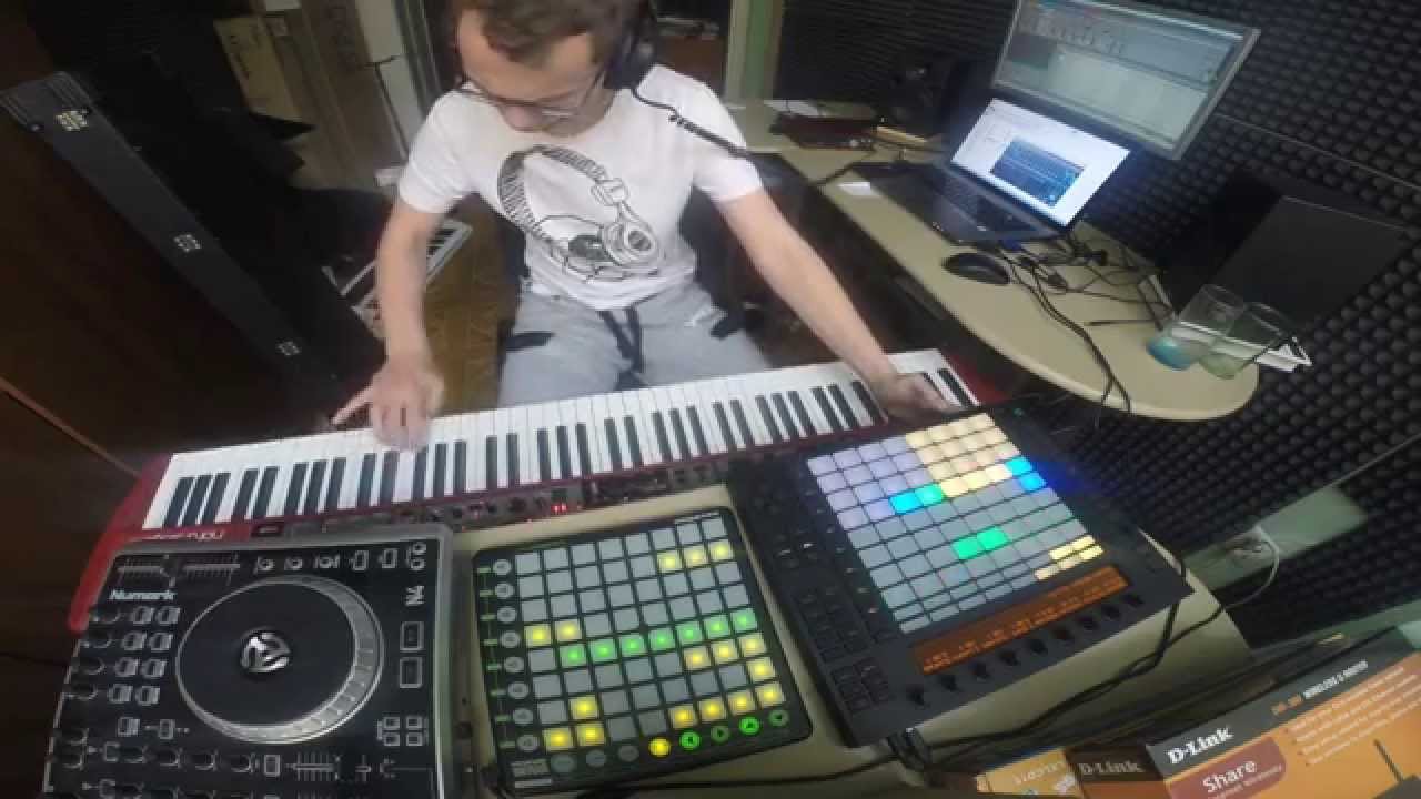 DOBRO Project - Live act (testing keyboard + Push) - YouTube