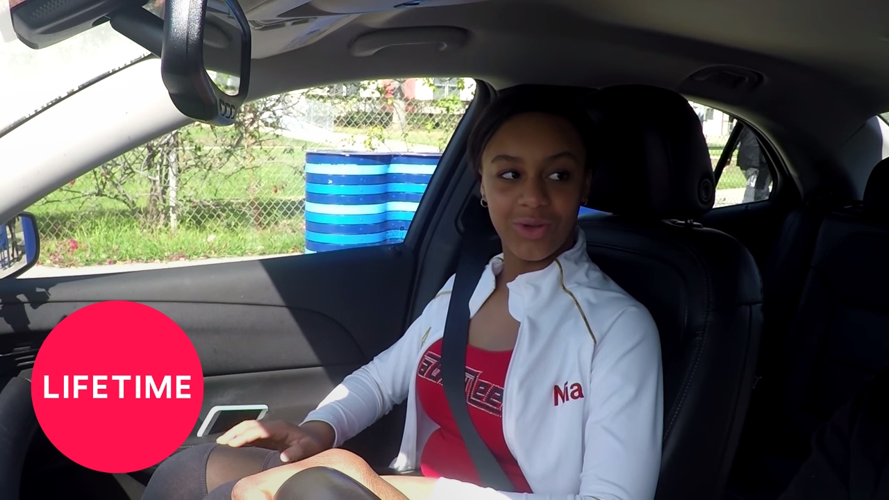 Dance Moms: Bonus: Nia and Holly Head to Pyramid (Season 7, Episode 8 ...