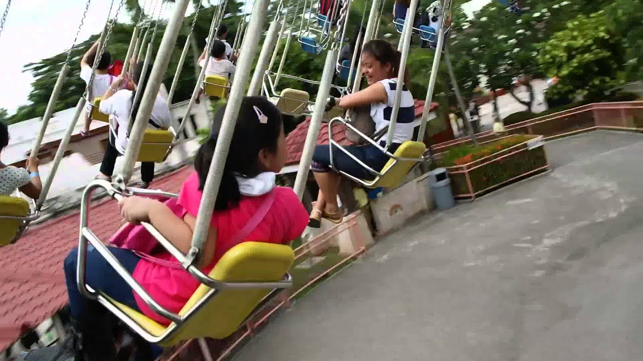 A ride called Flying Fiesta in Laguna's Enchanted Kingdom - YouTube