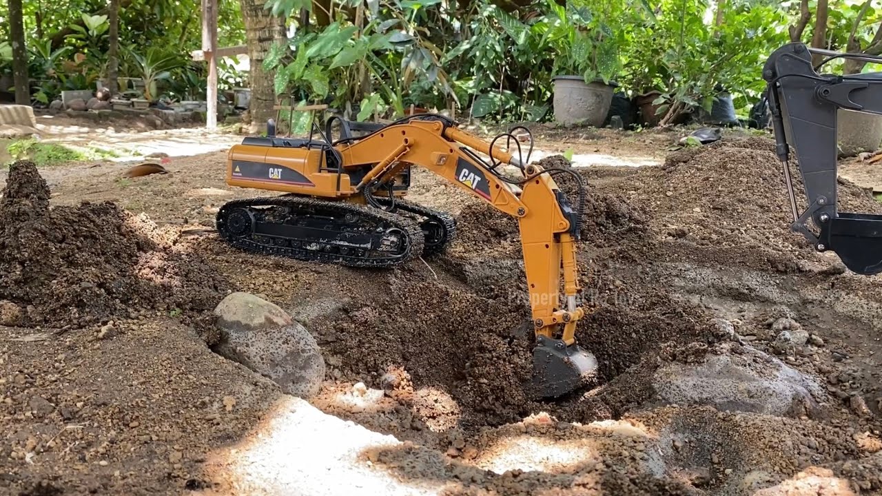 Excavator CAT WL 16800 Dredging the ground | RC Construction vehicles ...