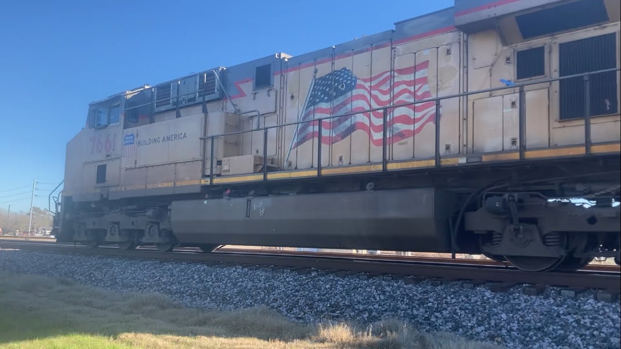 Union Pacific C45accte #7661 leads up C45ac #6050 southbound manifest ...