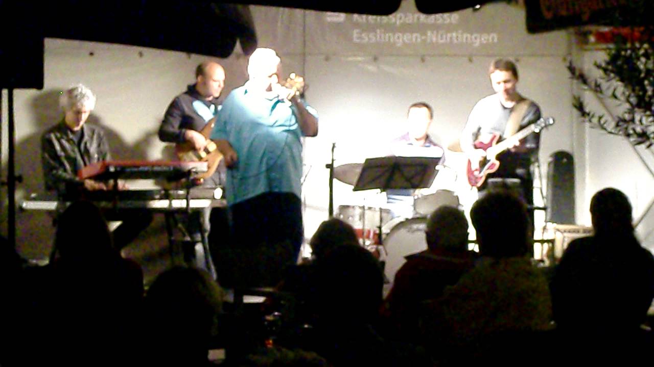 Roger Röger - Sitting on the dock of the bay - YouTube