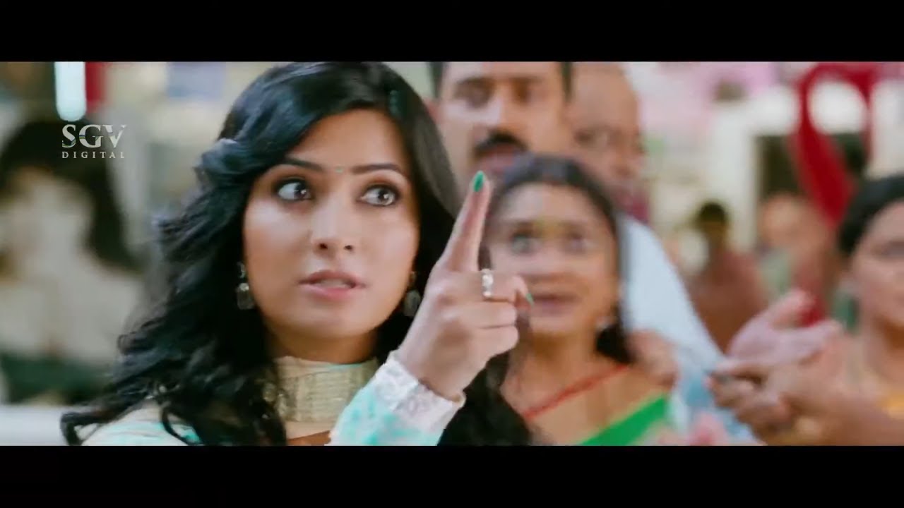 Yash Thrash Boys for Teasing Radhika Pandit at Mall | Mr and Mrs ...