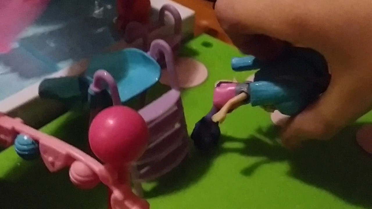 SHOPKINS POOL PARTY FUN!!!! - YouTube