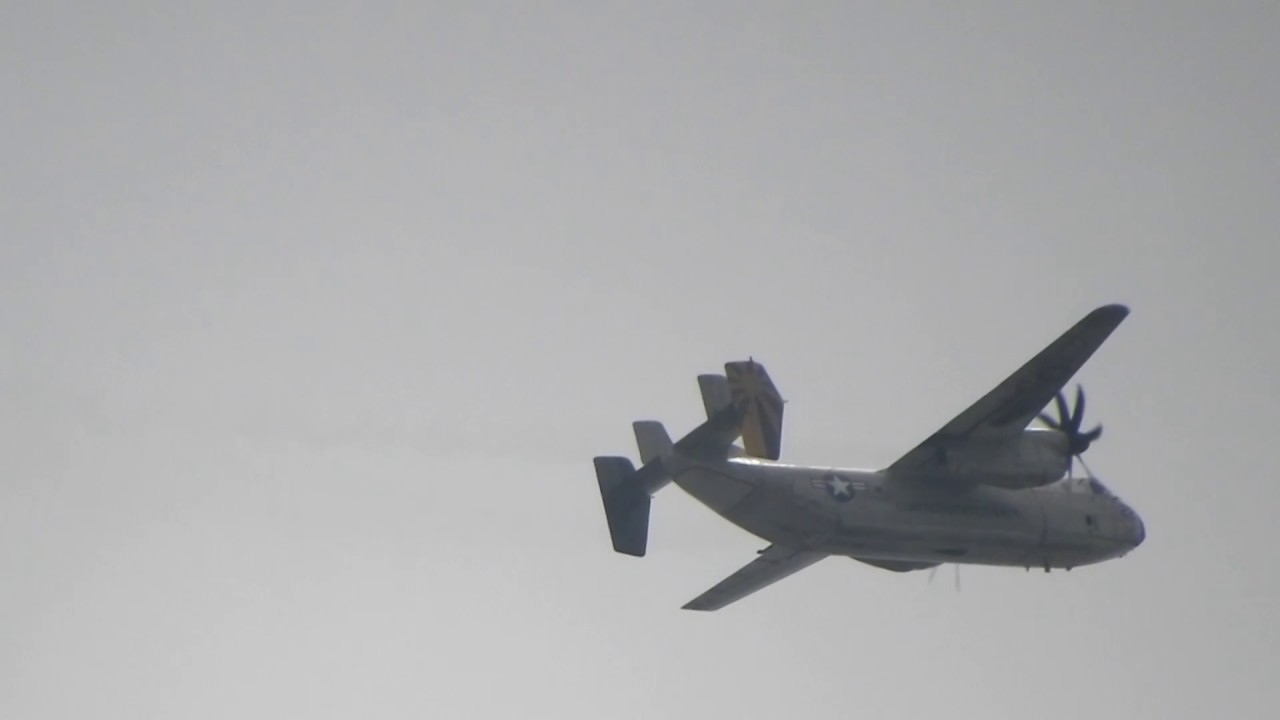 US Navy C2 Greyhound from USS Nimitz over Chennai - YouTube