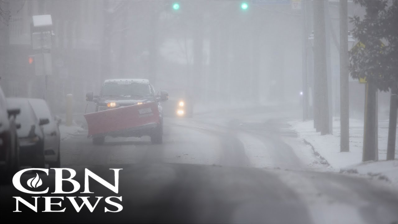 Winter Storm Kingston Cripples East Coast with Historic Snowfall - YouTube