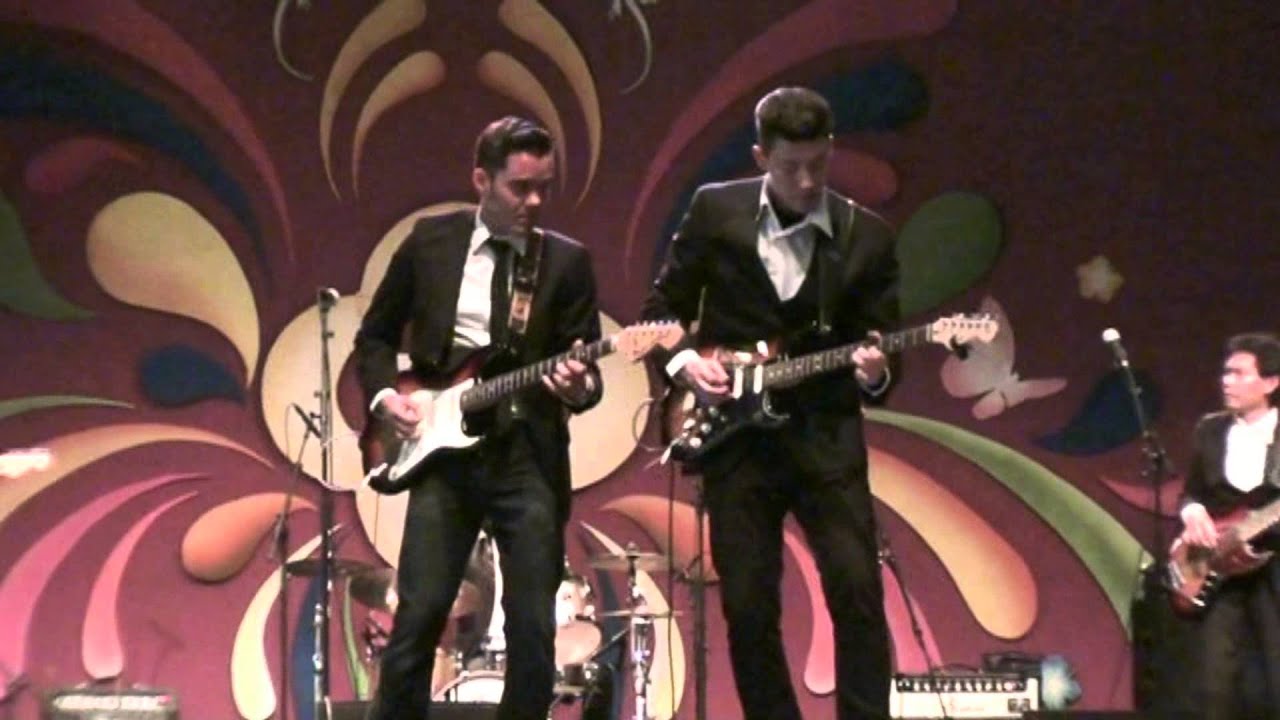 18th century Rock - Wipe Out Selection - Tong Tong Fair 2013 - YouTube