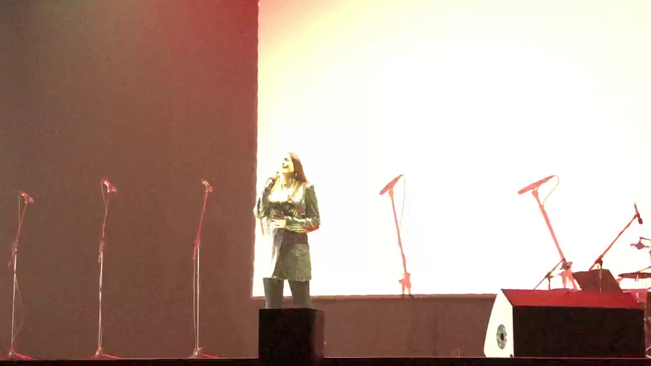 “I will survive”, Carmen Maria Maresca, 16 anni - YouTube