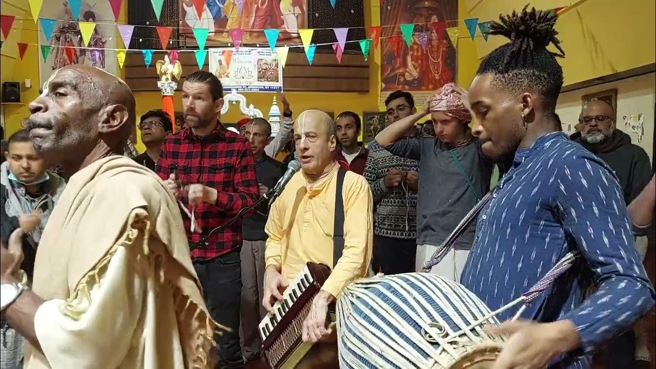 Rama Raya Prabhu Chants Hare Krishna at ISKCON NYC Sunday Feast Program - YouTube