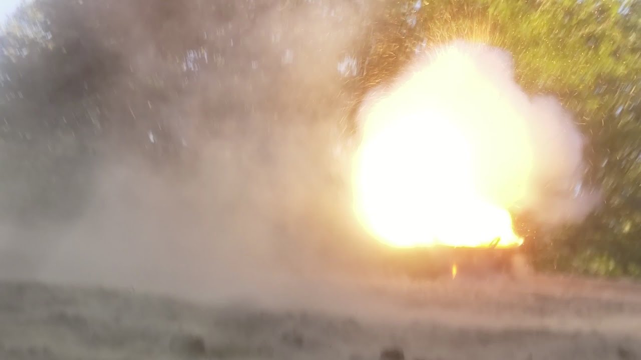 Sparkler Bomb VS Metal objects - YouTube