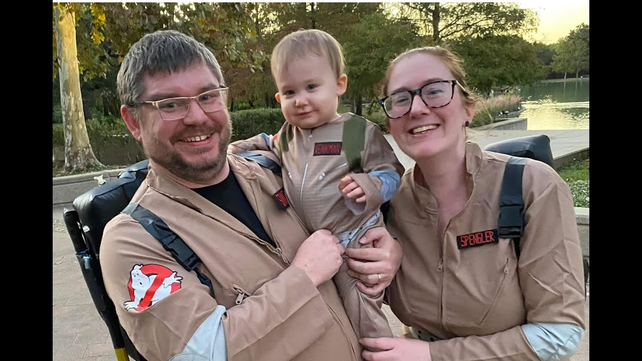 ZOO BOO RETURNS! Our Spooky Family Night Out at The Houston Zoo ...