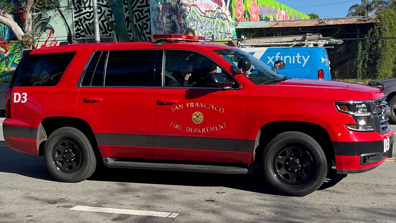 *LOTS OF AIR HORN* San Francisco Fire Dept. Division 3 and Rescue Squad ...