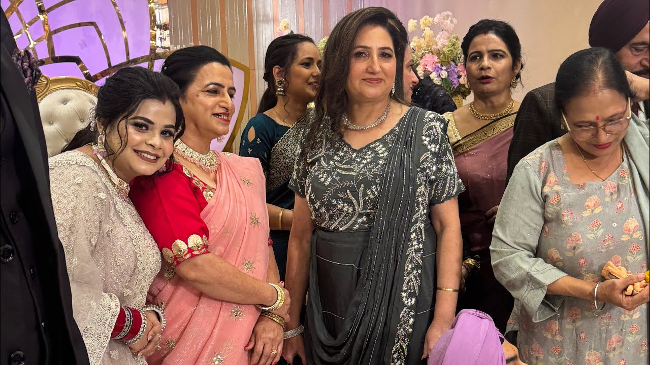 Mini vlog : ghr ki pheli shadi ke functions shuru ️ - YouTube