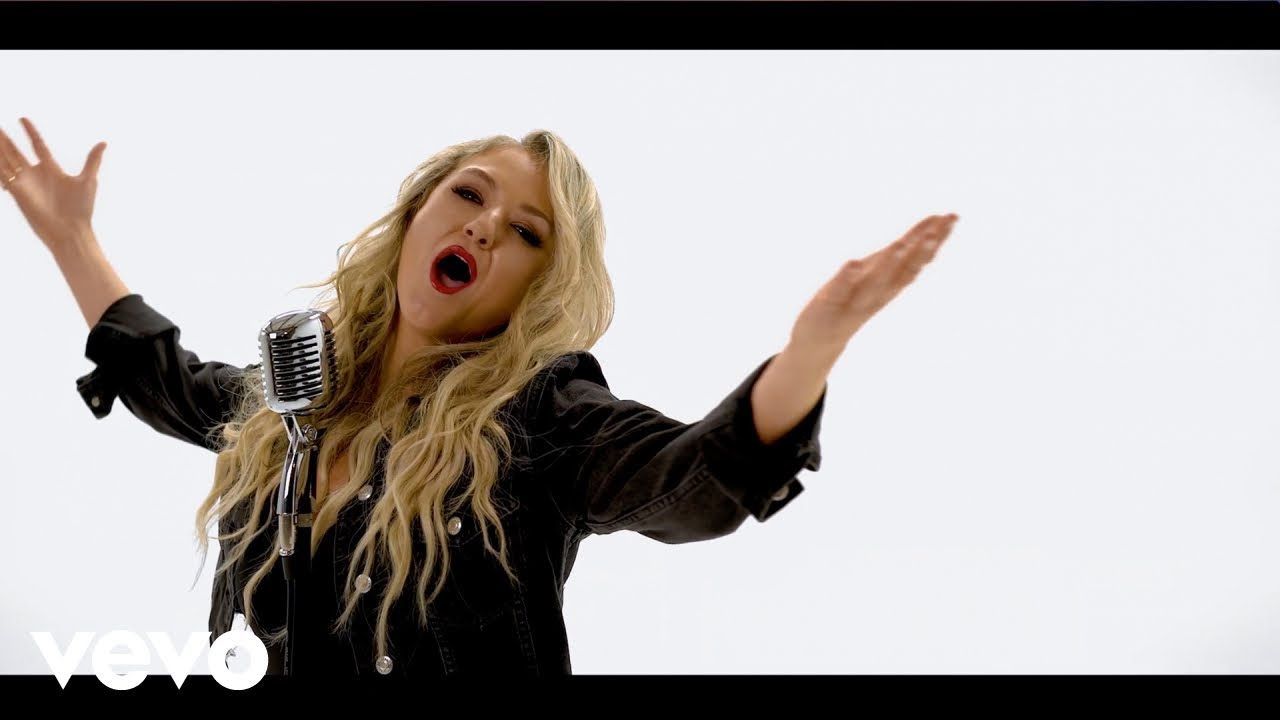 Leah Turner - Blah Blah Blah (Official Video) - YouTube Music