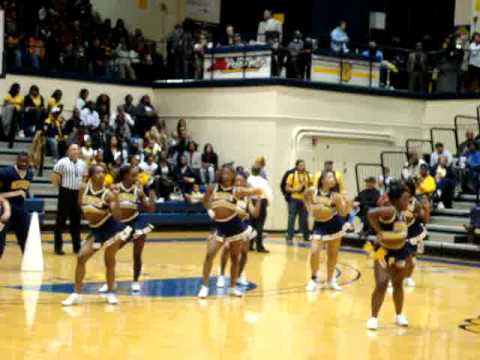 NCAT Cheerleaders-Dancing - YouTube