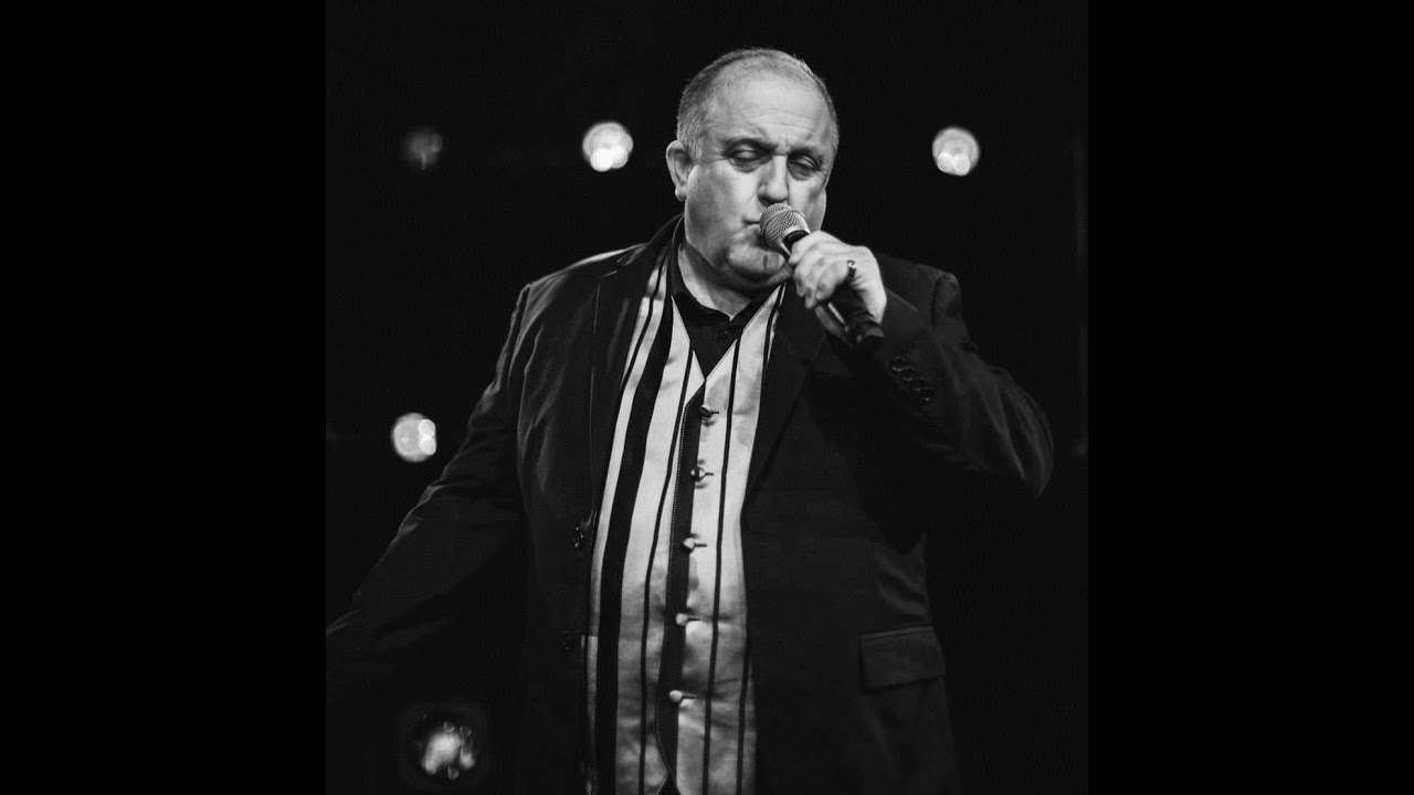 ANDY LOCKSLEY performing at The Ginger Italian - YouTube