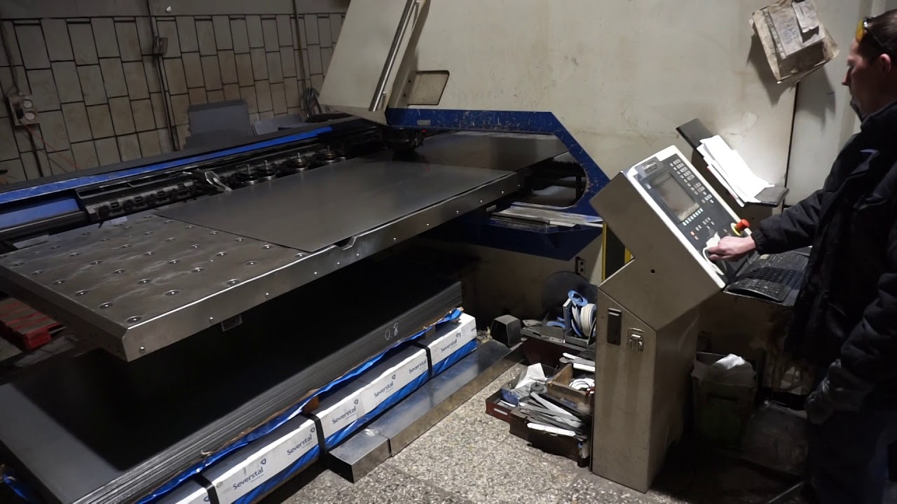 CNC punch press TRUMPF Trumatic 2020R - YouTube