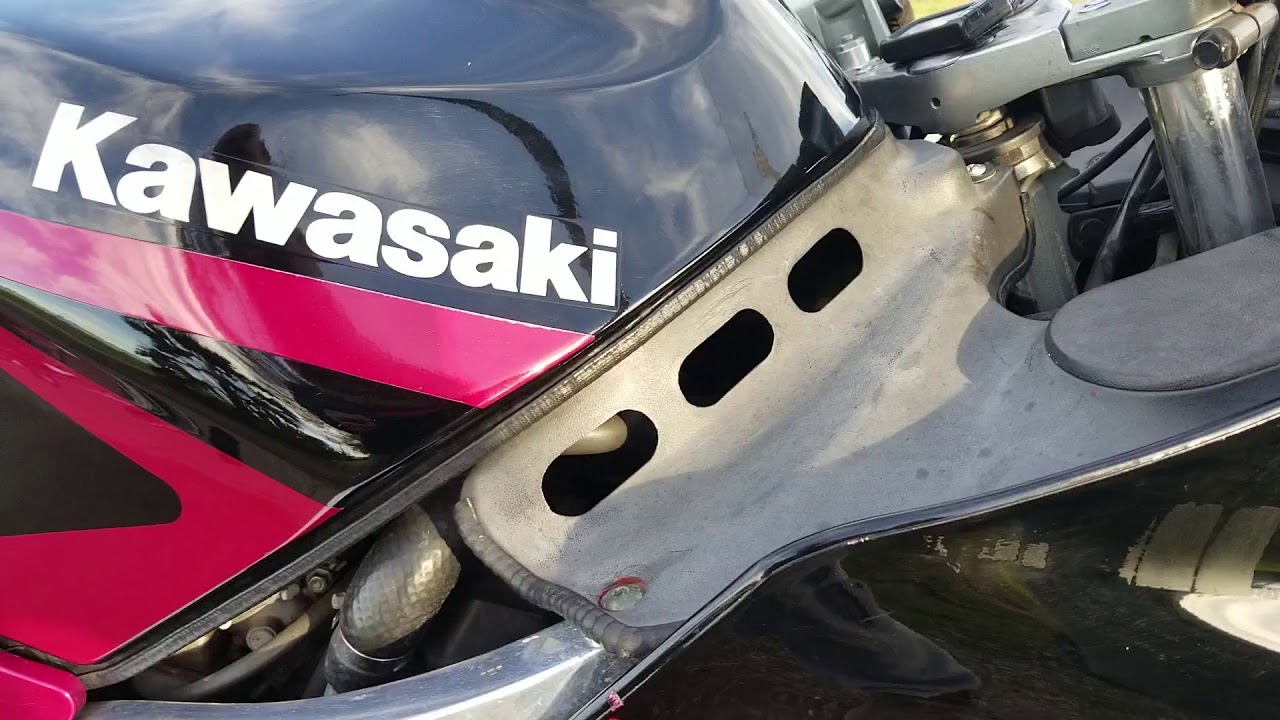 Kawasaki ZX11 - YouTube