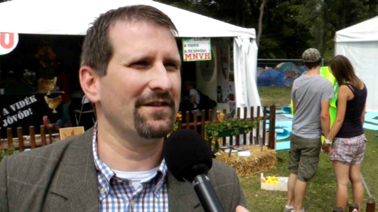 MNVH a Szigeten - YouTube