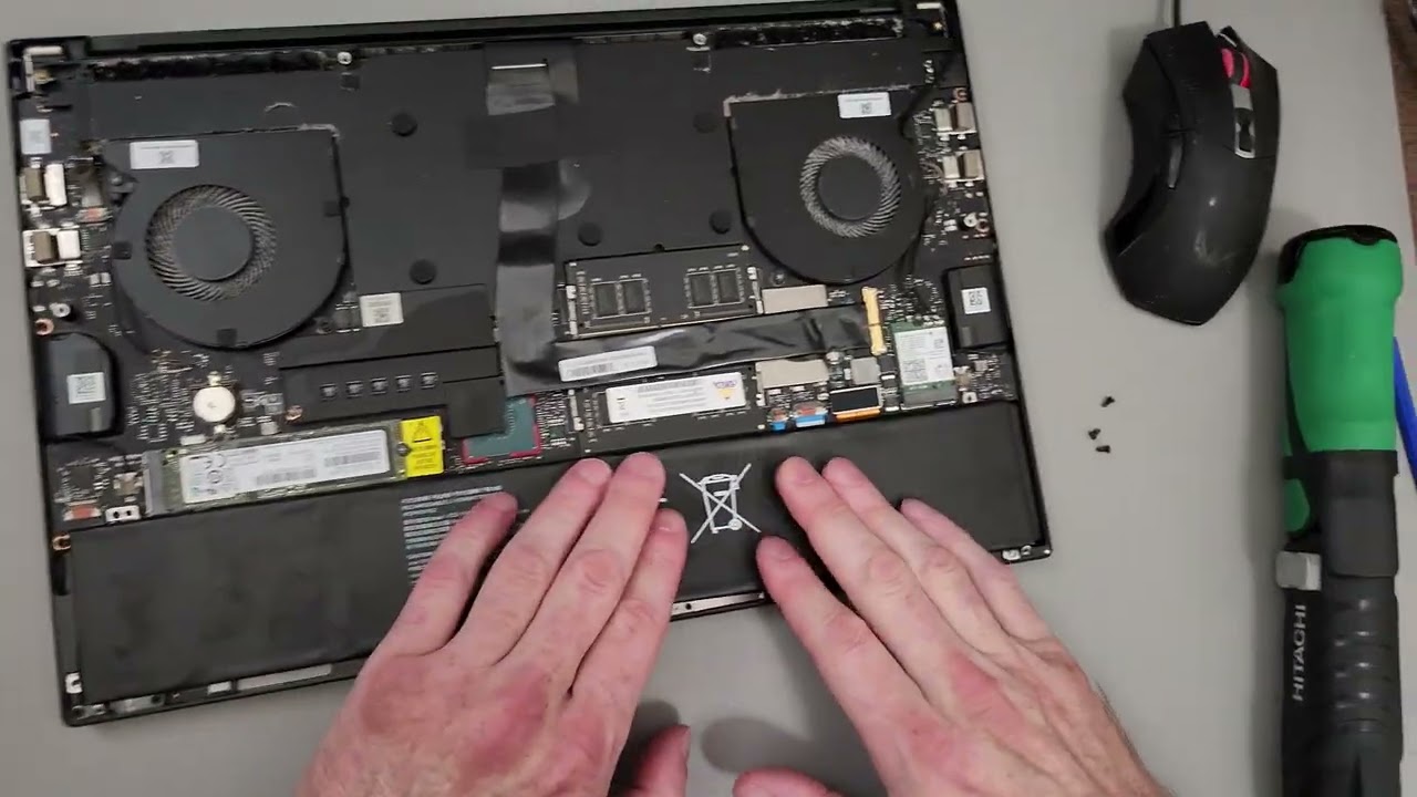 Razor Laptop Battery Replacement on model RZ09-03304E42 - YouTube