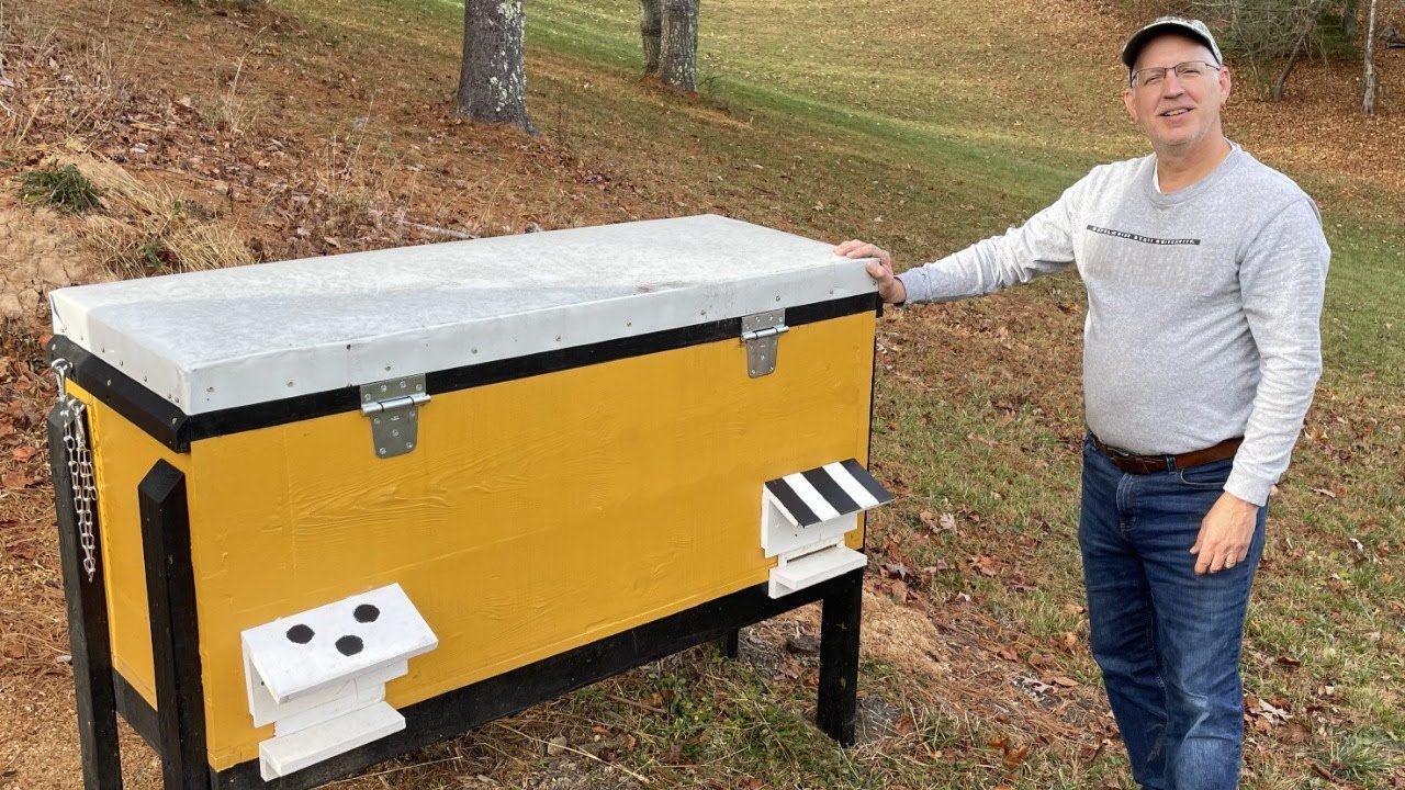 Winter hive builds - YouTube