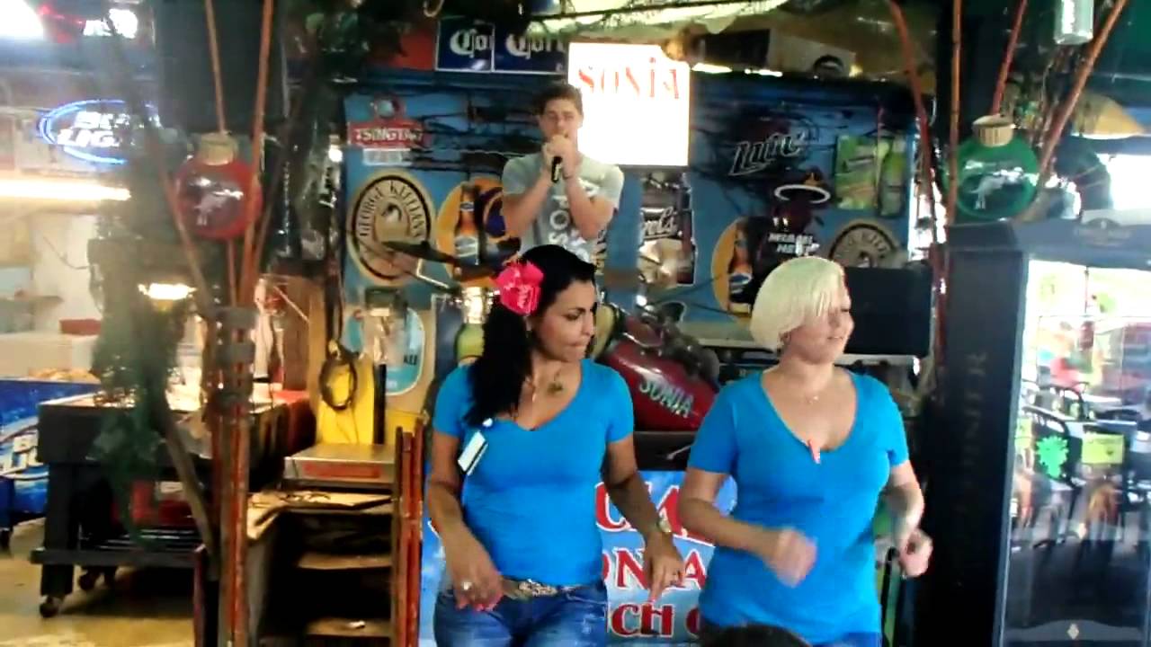Sonia Seafood, practicando - YouTube